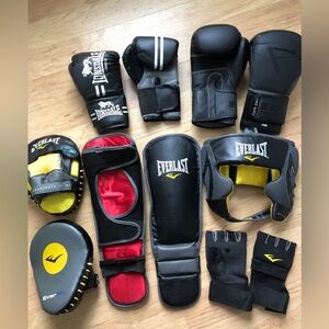 Everlast | Other | 6 Piece Black Boxing Kit Boxing Gloves Gear Set ...